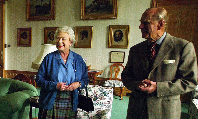 elisabeth-reine-balmoral-kilt – Dans le boudoir de Kate Middleton